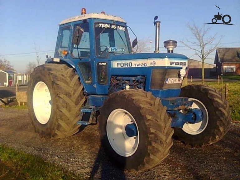 Foto Ford TW 20 #815913