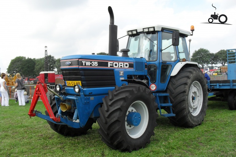 Foto Ford TW 35 #885853