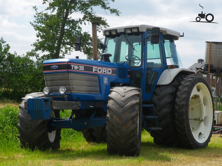 Foto Ford TW 35 #943101