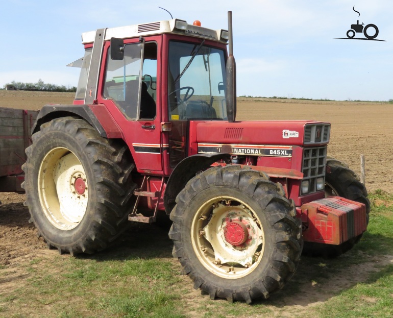 Foto International 845 XL #1291526