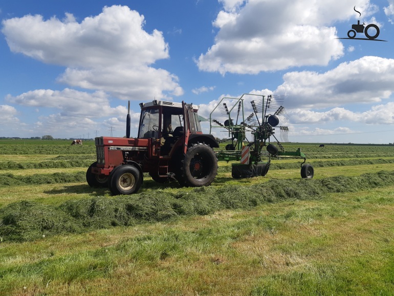 Foto International 845 XL #1295779