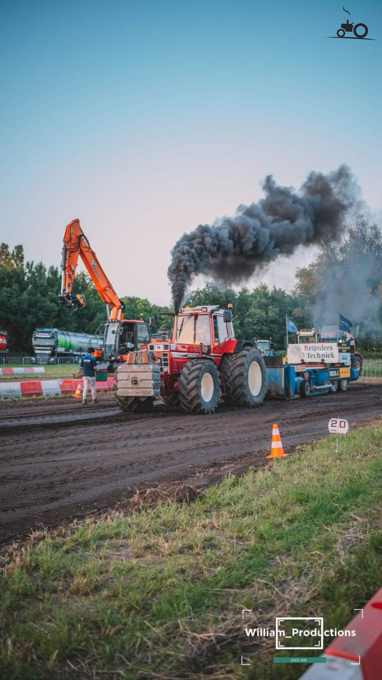 Foto International 1255 XL #1478014