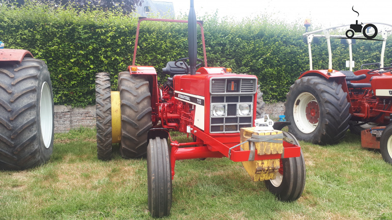 Foto International 733 #1480714