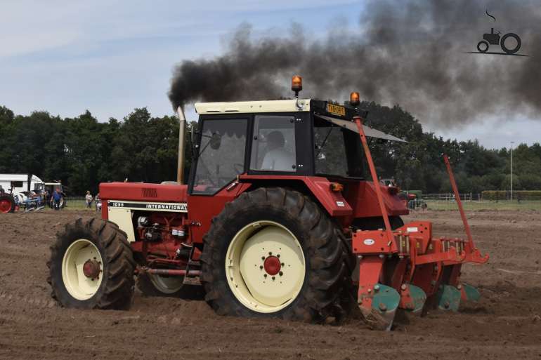 Foto International 1055 #1484004