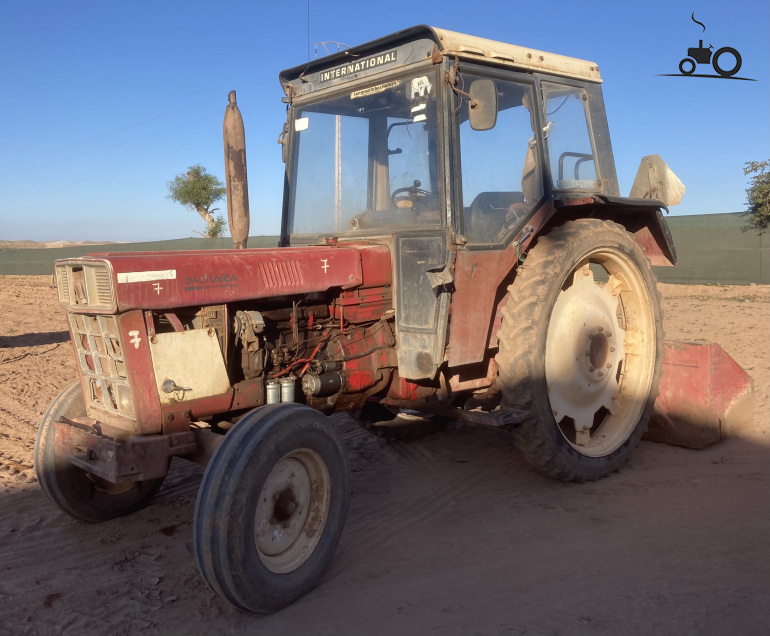 Foto International 844 S #1507187