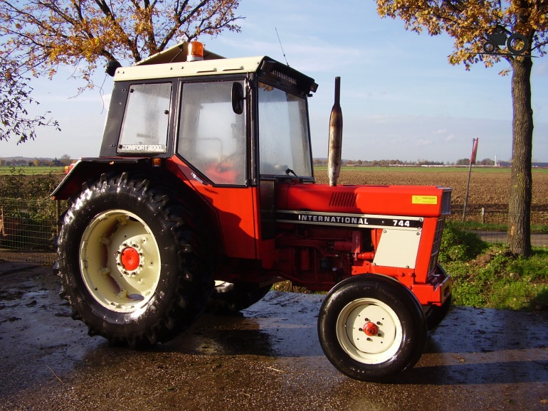 Foto International 744 #23590