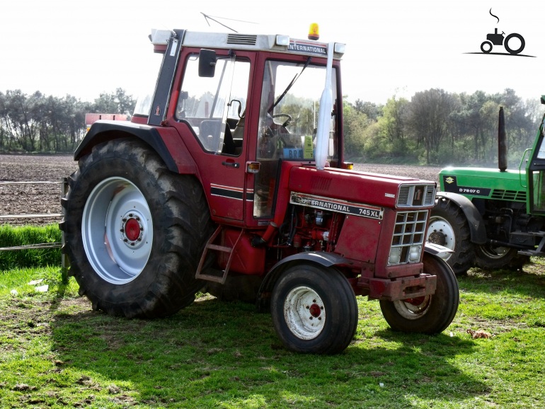 Foto International 745 XL #473104