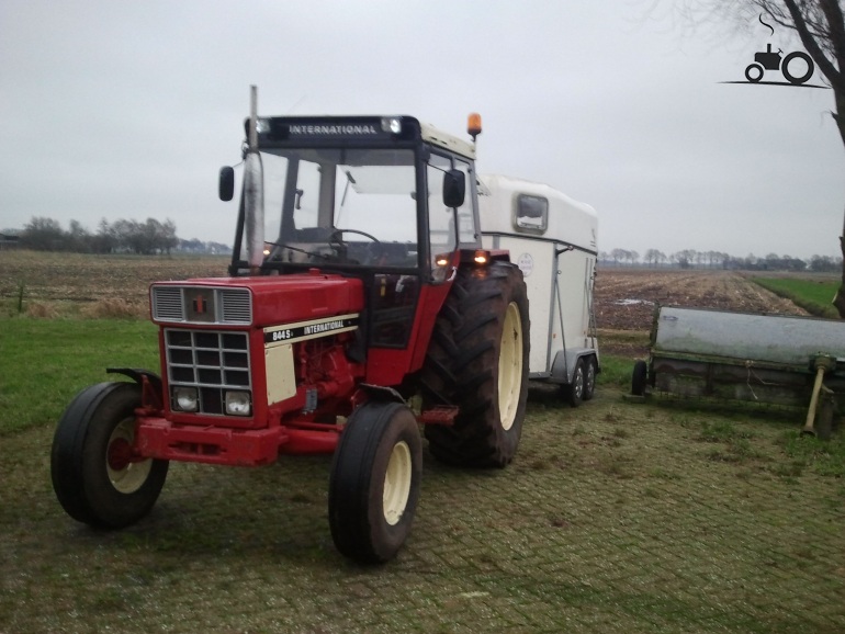 Foto International 844 S #581823