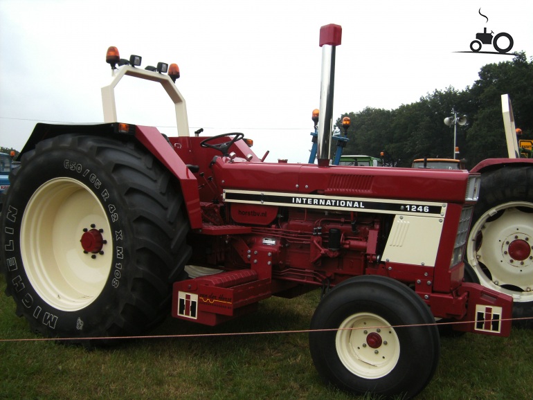 Foto International 1246 #668376