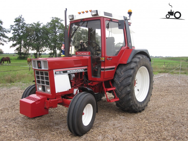 Foto International 745 XL #679752