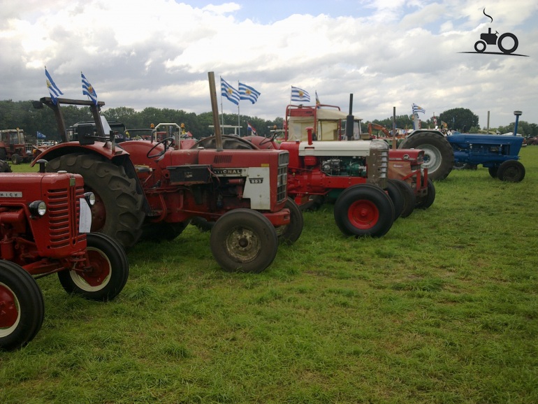 Foto International 553 #683107