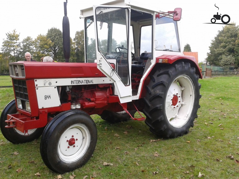 International 844 S - United Kingdom - Tractor picture #713686