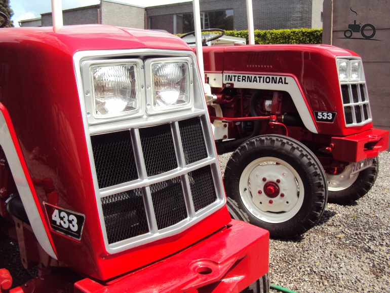 Foto International 433 #819292