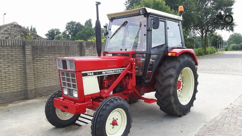 Foto International 744 #979574