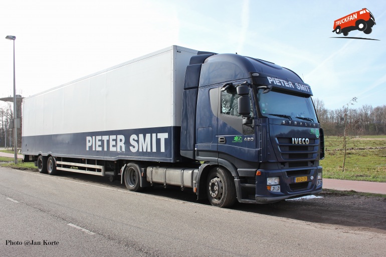 Foto Iveco Stralis van Pieter Smit Trucking B.V.