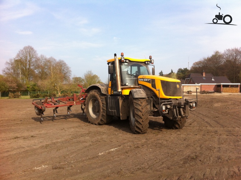 Foto JCB Fastrac 8250 #912423
