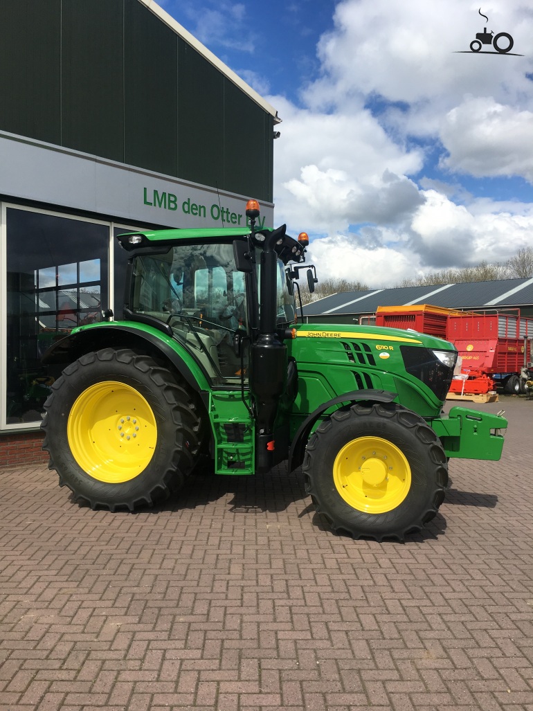Foto John Deere 6110R #1167659