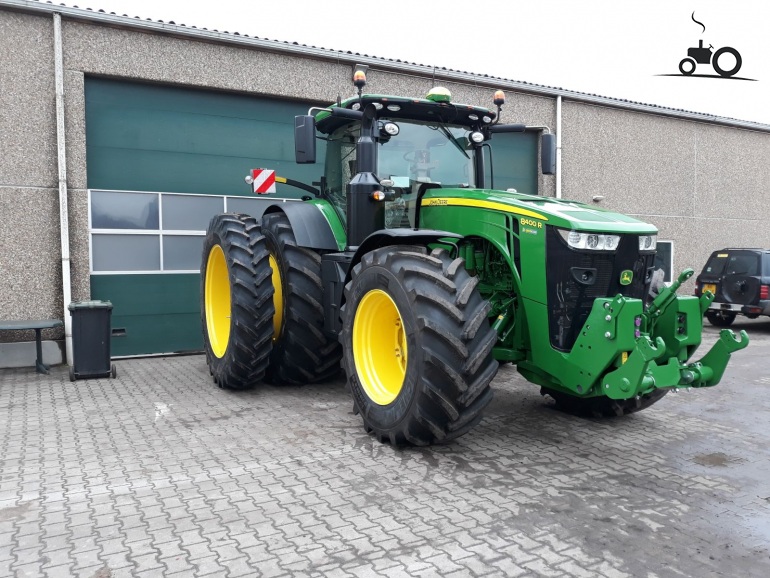 Foto John Deere 8400R #1220589