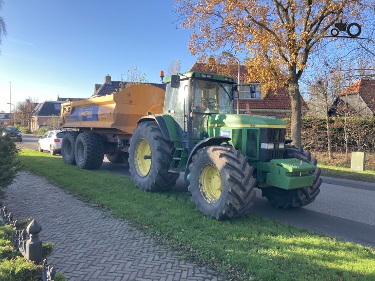 Foto John Deere 7710 van Loon-,grondverzet-& Transportbedrijf Luimstra