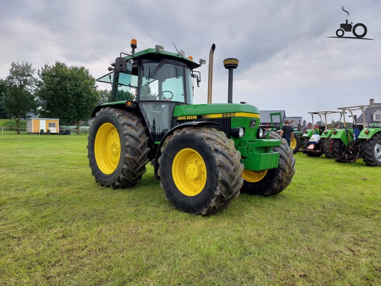 Foto John Deere 2650 #1432399