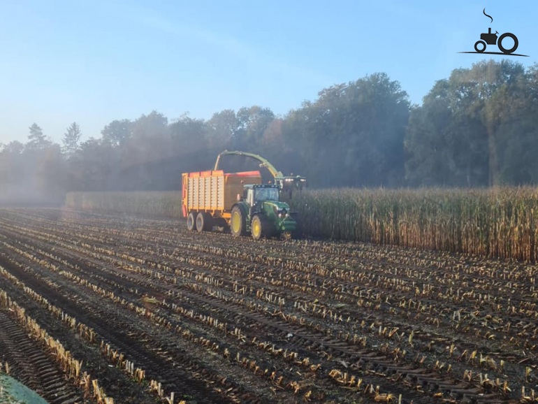 Foto John Deere 6155R van A.j. Looman & Zn.