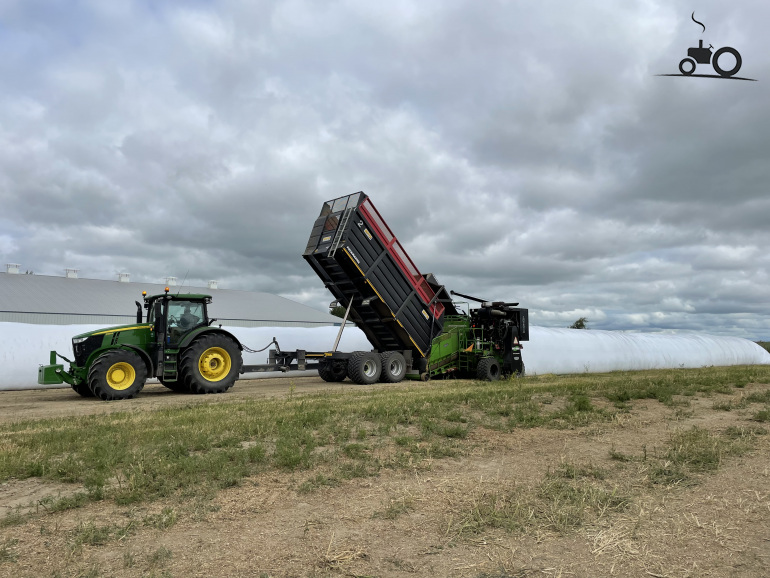 Foto John Deere 7310R #1482677