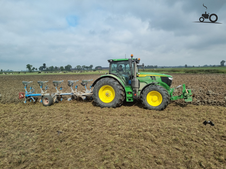 Foto John Deere 6R serie #1489299