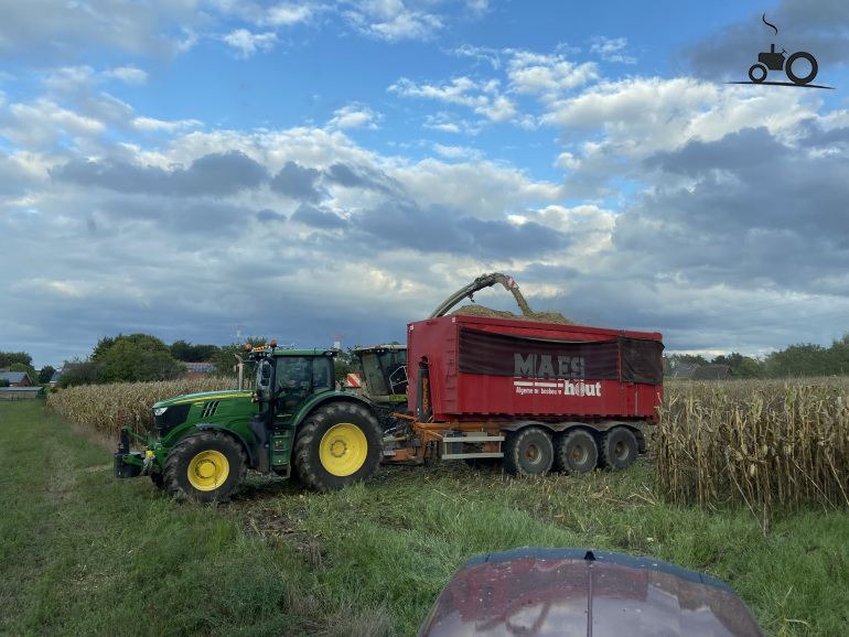 Foto John Deere 6195R #1490849