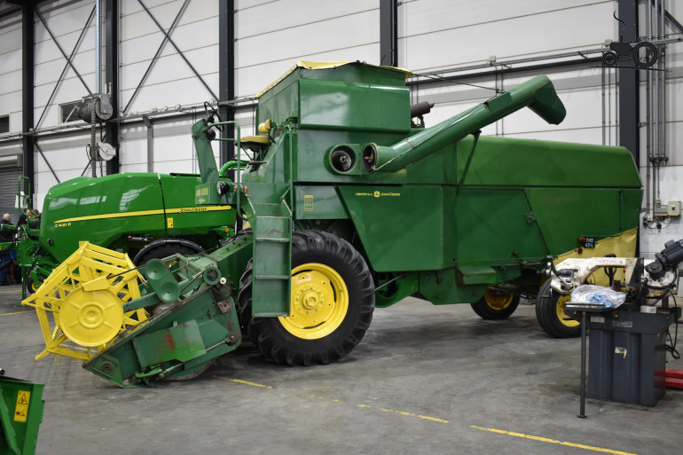Foto John Deere 630 #1500986