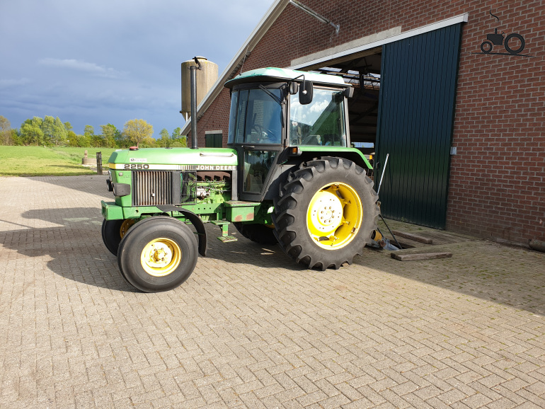 Foto John Deere 2250 #1505108