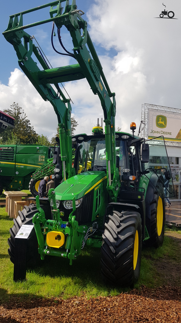 Foto John Deere 6120M van Kraakman BV, GroeNoord bv