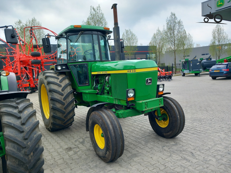 Foto John Deere 4230 van Kraakman BV