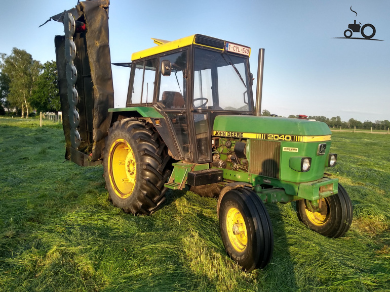 John Deere 2040 maaien