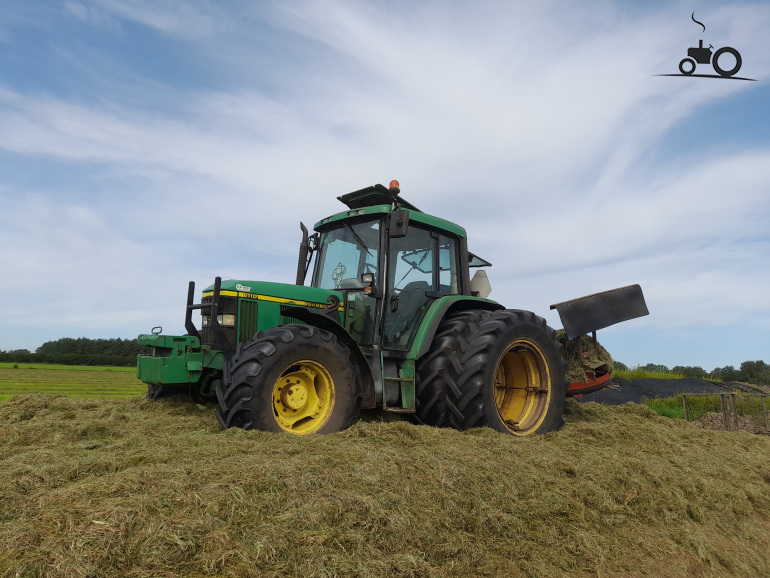 Foto John Deere 6110 #1534585