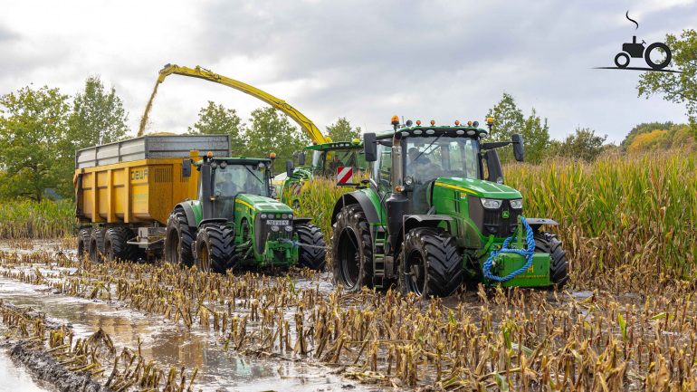 Foto John Deere 8330 #1543114