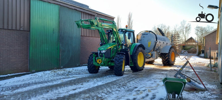 Foto John Deere 6120M #1552674