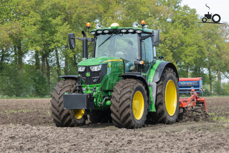 Foto John Deere 6155R #1566935