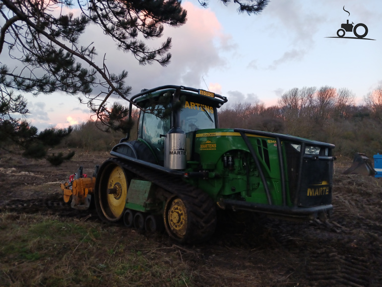 John Deere 8345RT met bosfrees.