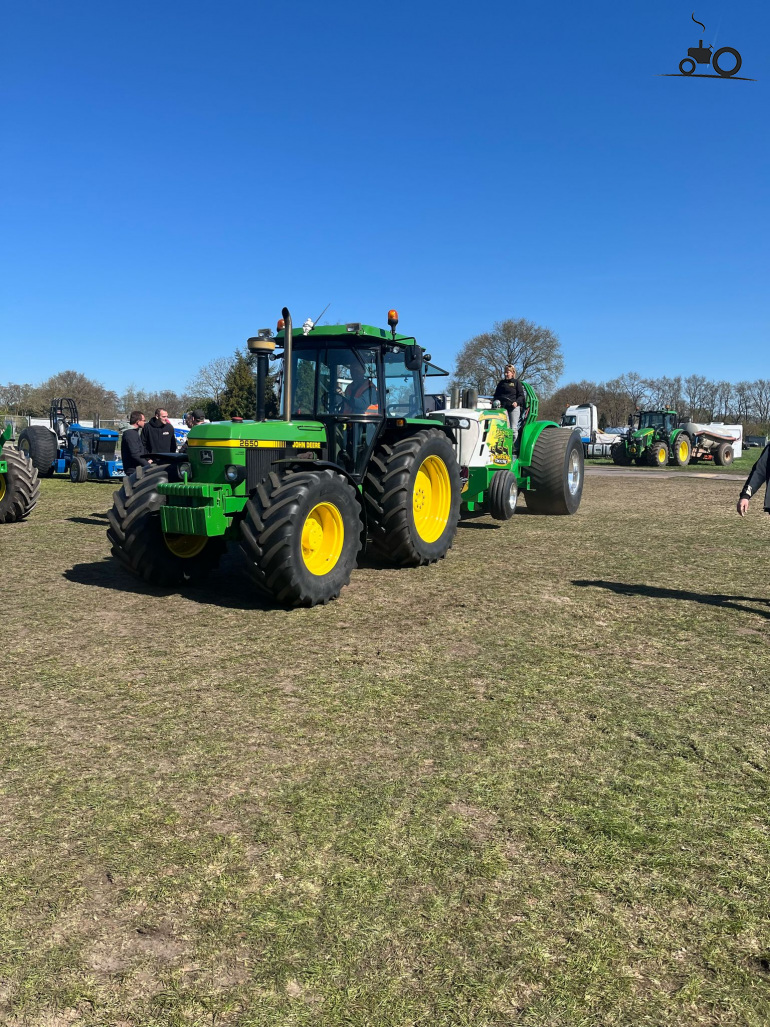 Foto John Deere 2650 #1614237