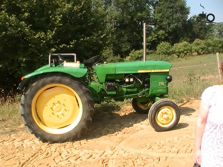 Foto John Deere 710 #377646