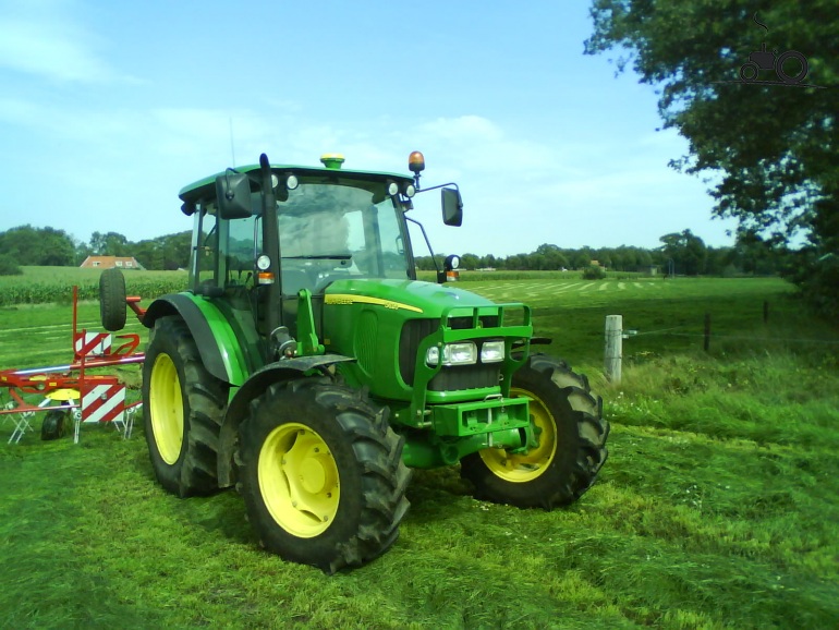 Foto John Deere 5620 #392570