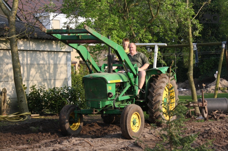 Foto John Deere 710 #405578