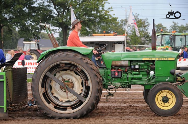 Foto John Deere 710 #429724