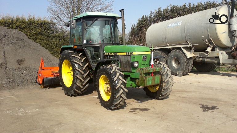 Foto John Deere 2850 #616064