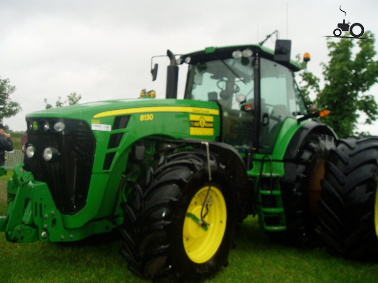 Foto John Deere 8130 #660173