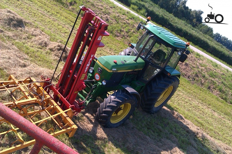 Foto John Deere 3050 van Fourage De Lange