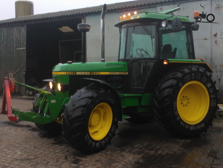 Foto John Deere 2650 #698110