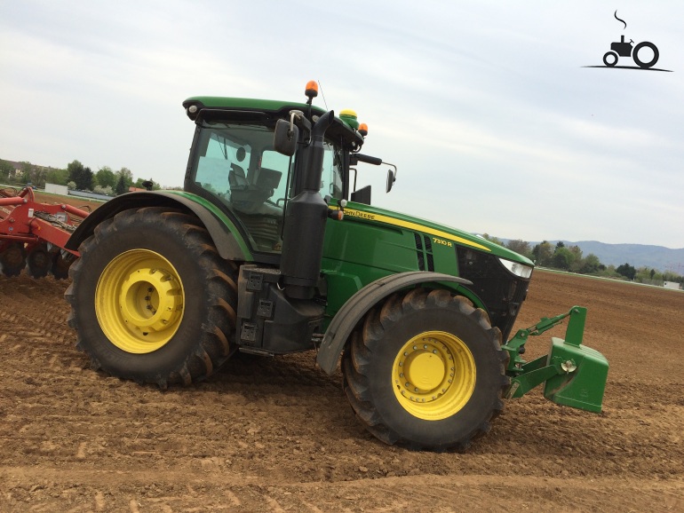 Foto John Deere 7310R #910577