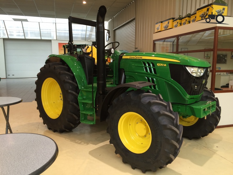 Foto John Deere 6125M #923976