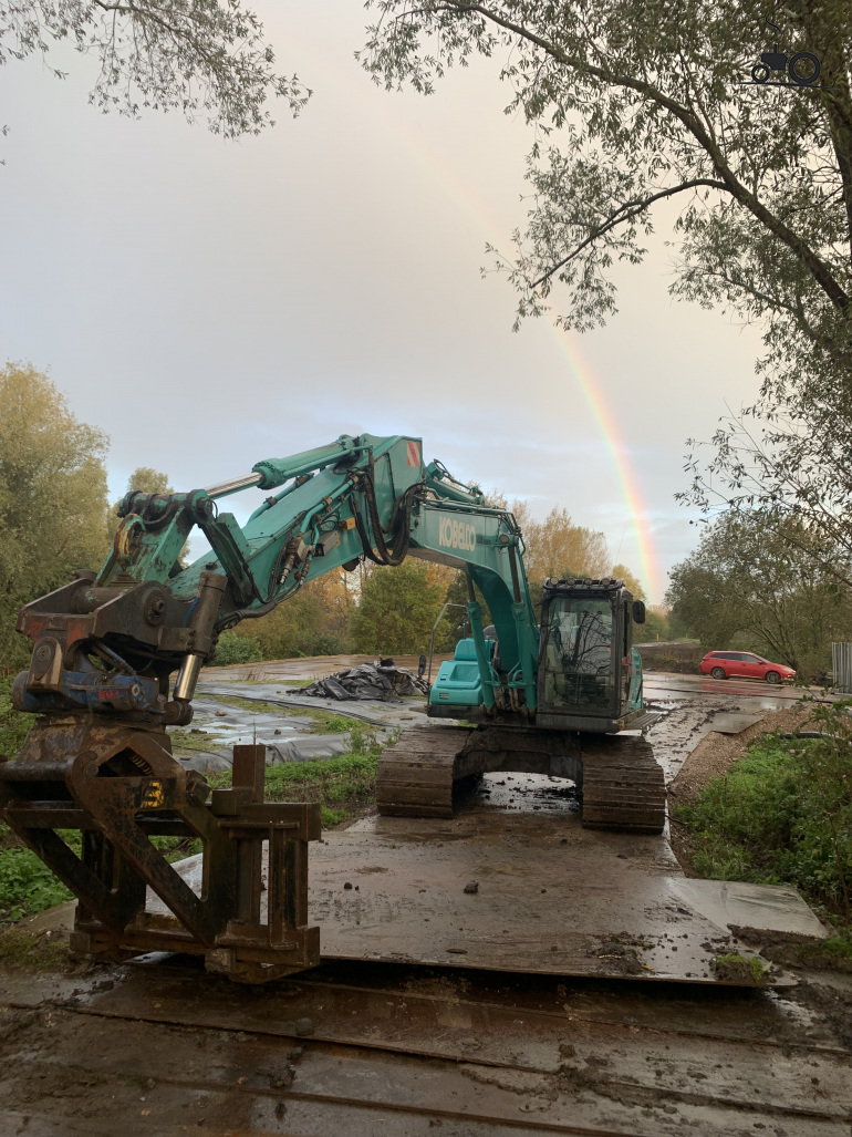 Foto Kobelco SK 210 LC #1544313